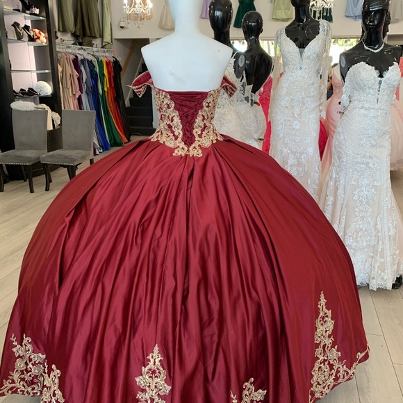 Dancing Queen | Dresses | Burgundy Dancing Queen Quinceanera Dressgown ...